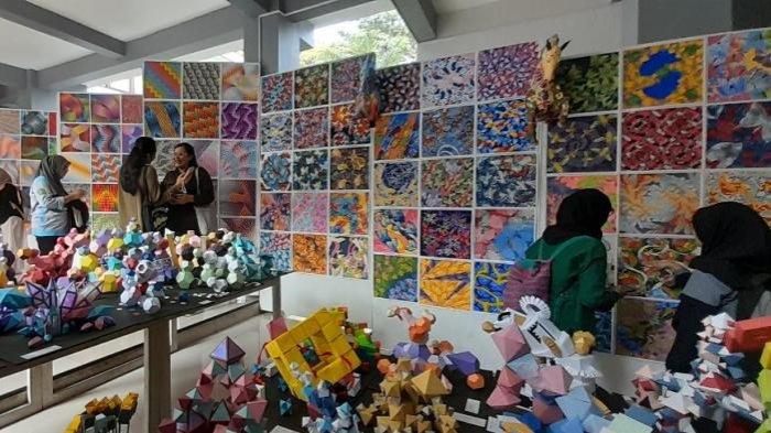 Designoholic X Navastra, Pameran Fakultas Sastra Universitas Negeri ...