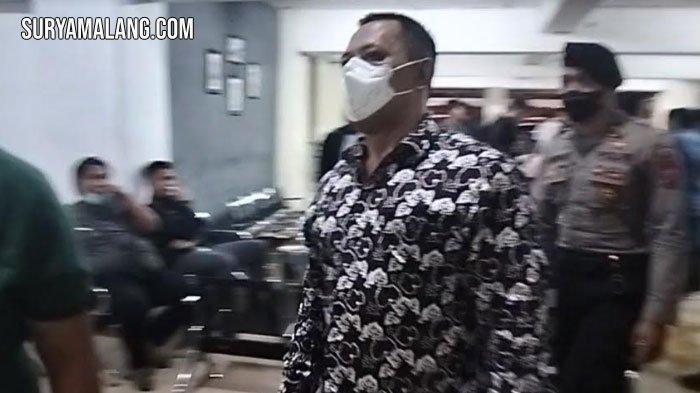 Suko Sutrisno Nangis Saat Baca Pledio di Sidang Tragedi Kanjuruhan ...