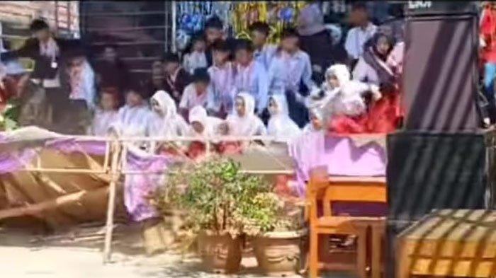 Video Panggung Rubuh Saat Perpisahan SD di Jawa Barat Viral, Siswa Jatuh dari Ketinggian 1,5 ...