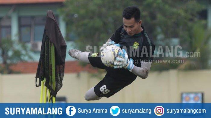 Angga Saputra Resmi Menjadi Milik Persebaya, Abduh Lestaluhu Masih ...