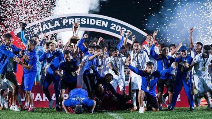 Arema FC Juara Piala Presiden 2022 dan Bawa Pulang Gelar Juara Pemain ...
