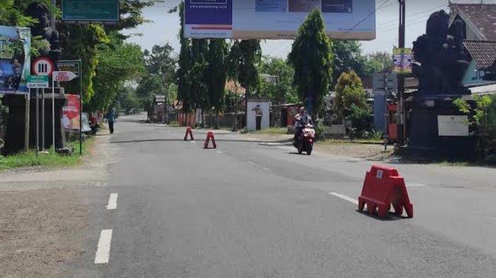 Suasana Arus Lalu Lintas di Perbatasan Ponorogo-Wonogiri H-1 Idul Fitri 2021 - Suryamalang.com