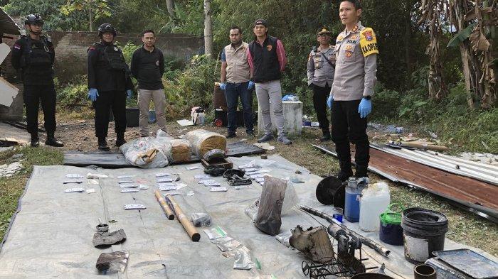 Hasil Olah TKP Kepolisian, Rumah Kontrakan Digunakan untuk Home Industri Petasan - Suryamalang.com
