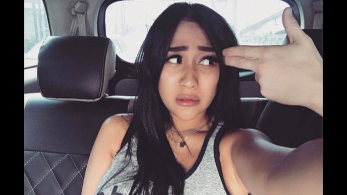 Video Mandi Telanjang Wanita Ini Viral, Ditonton Ribuan Orang! Bikin Netizen Syok - Suryamalang.com