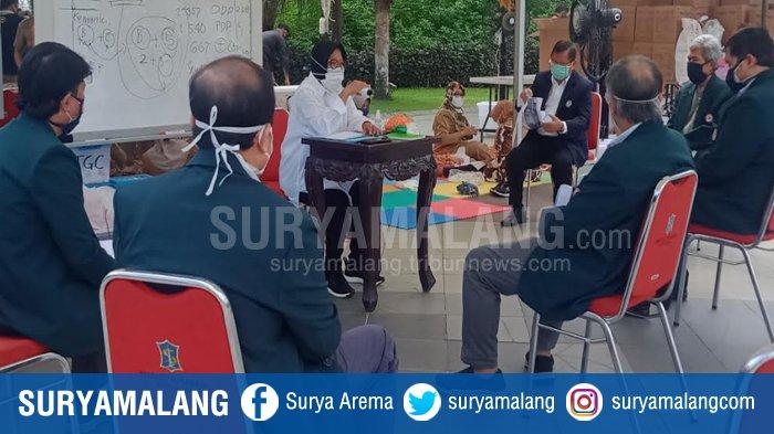 Wali Kota Surabaya Bu Risma Gandeng RS Swasta, Tanggapi Usulan ...