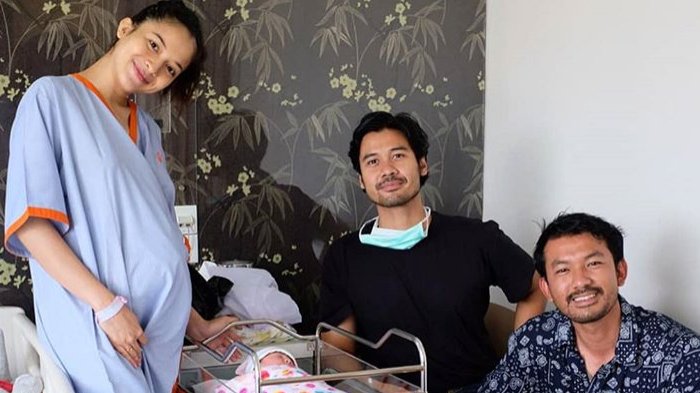 Chicco Jerikho & Putri Marino Resmi Jadi Orang Tua, Kelahiran Anaknya ...
