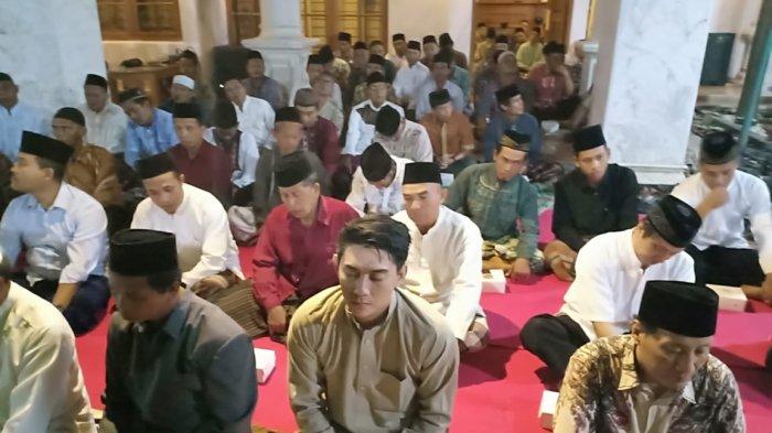Pengakuan Ifan Seventeen saat di Rumah Mendiang Istrinya, Dylan Sahara ...
