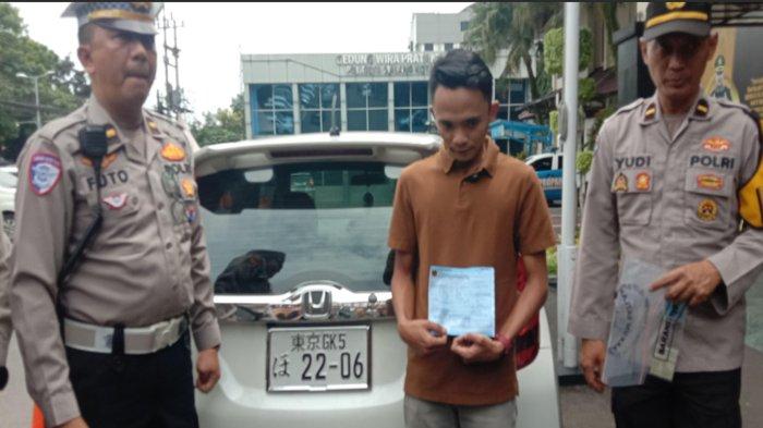 Video Viral Honda Jazz di Malang Pakai Pelat Nomor Jepang, Berakhir ...
