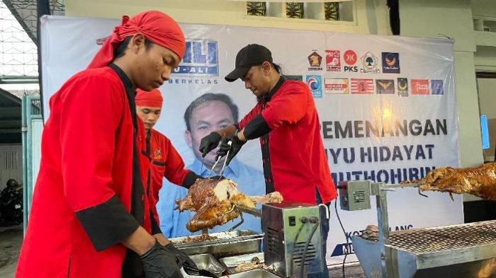 Suasana Posko Tim Pemenangan Wahyu Hidayat - Ali Muthohirin, Menu ...