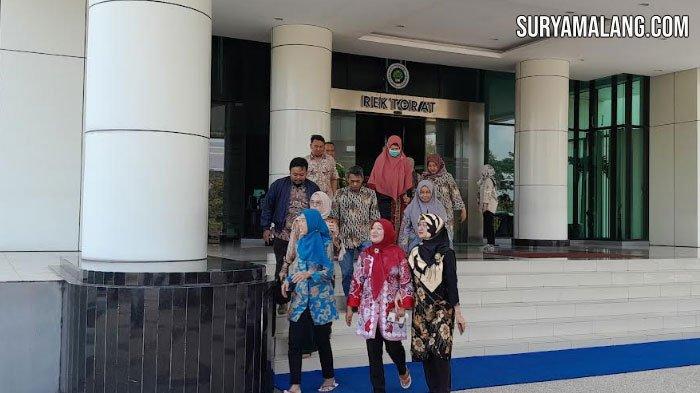 Simulasi Evakuasi Jika Ada Kebakaran di Gedung Rektorat Universitas ...