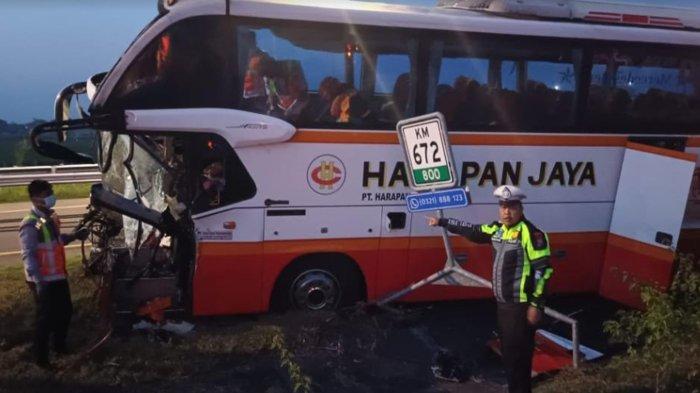 Kronologi Kecelakaan Maut Bus Jakarta - Malang Vs Truk di Jalan Tol Jombang-Mojokerto, 1 Orang ...