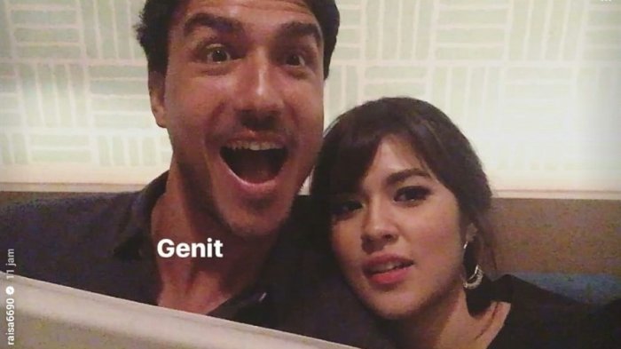 Pada Foto Raisa Ini, Netizen Sampai Sebut ‘Tumben Agak Turun Gaunnya Ya ...