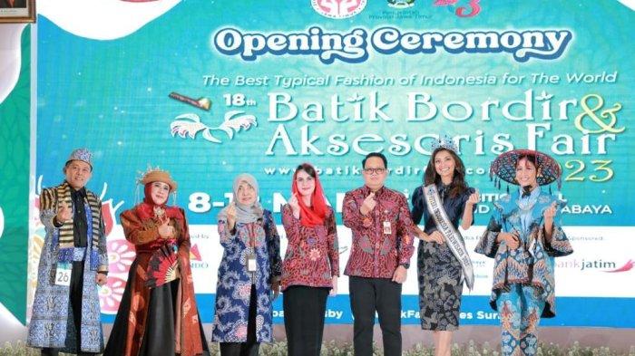Arumi Ajak Ketua Dekranasda Se-Jatim Tampil Fashion Show di BBA 2023 - Suryamalang.com