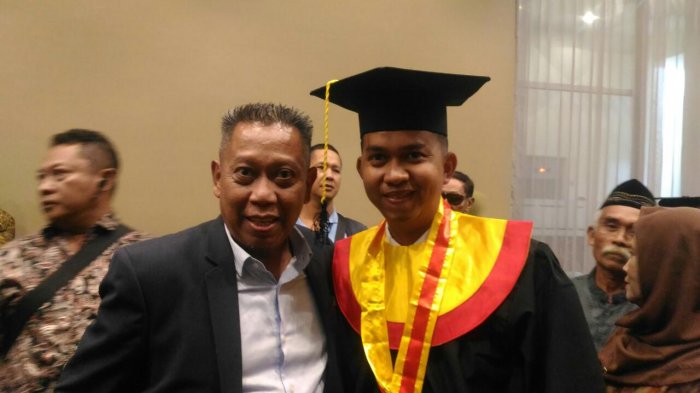 Putra Sulung Tukul Arwana Tuntaskan S-2 Di Unitomo Surabaya, Ini Wujud ...