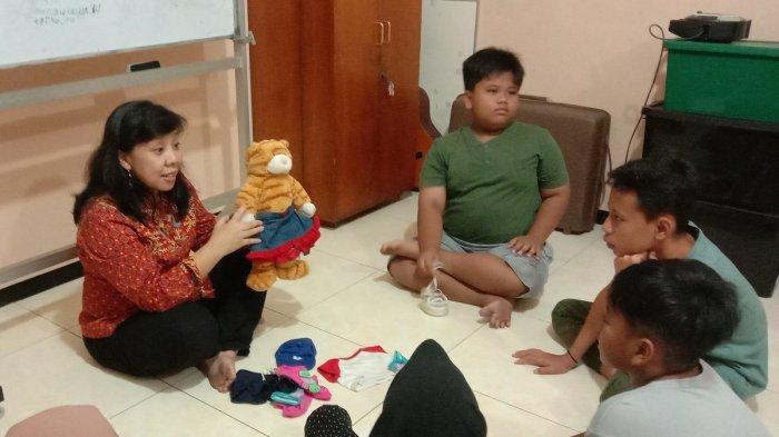 Dirikan Blue Bamboo Learning Center, Buka Kelas Gratis Ajak Belajar ...