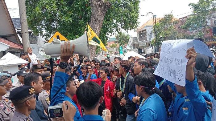 Berita Demo Tolak PPN 12 Persen Terbaru Hari Ini - Suryamalang.com