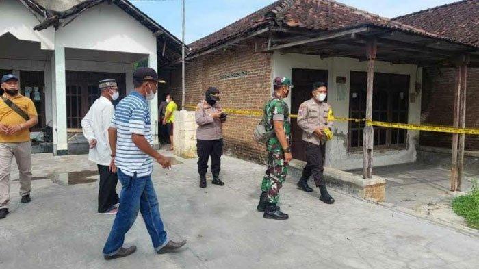 Kakek Sebatang Kara Tewas Membusuk di Dalam Rumahnya di Mojokerto - Suryamalang.com