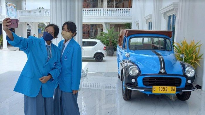 Ada Oplet Si Doel Di Museum Motor Klasik di SMK NMC Malang, Bermula ...