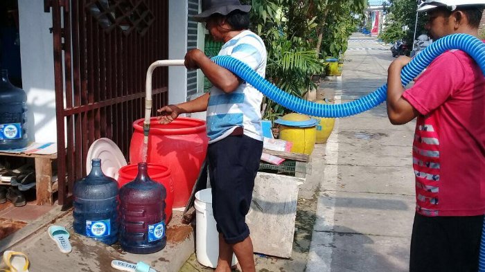 BPBD Kabupaten Malang Mulai Pasok Air Bersih ke Daerah Kekeringan - Suryamalang.com