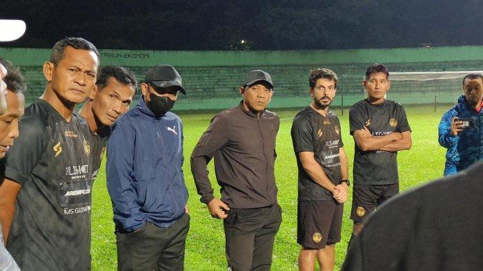 Arema FC Tetap Pertahankan Duet I Putu Gede dan Joko Susilo di Kursi ...