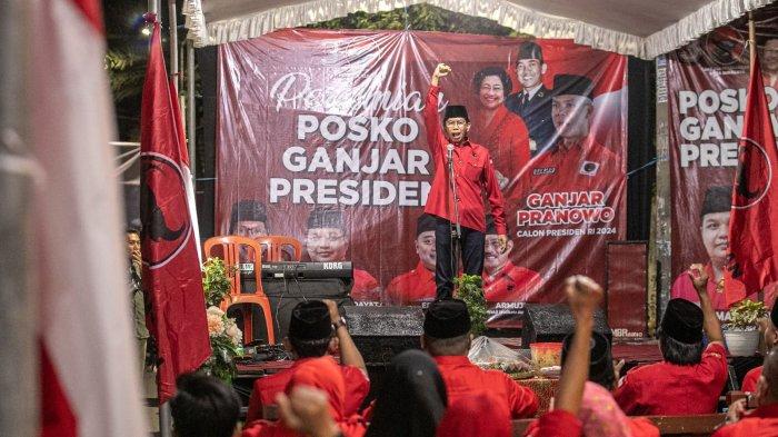 Warga Kampung Krembangan Bakti Surabaya Gotong Royong Dirikan Posko Ganjar Presiden ...