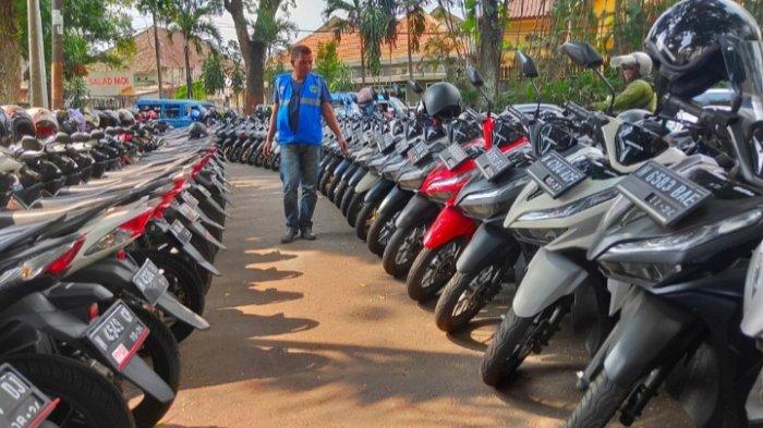 Penataan Parkir Motor di Kota Malang Ini Mirip Showroom - Suryamalang.com