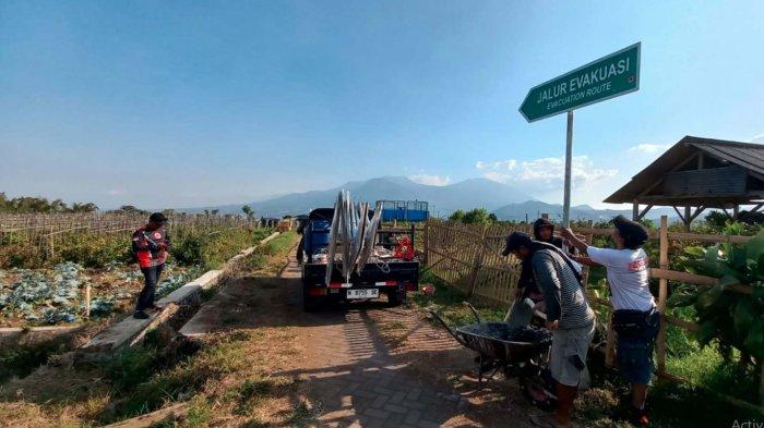 BPBD Kota Batu Pasang Rambu Peringatan Bencana dan Rambu Jalur Evakuasi, Antisipasi Saat Bencana ...