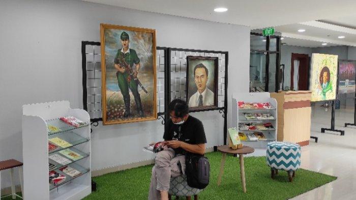 Sosok Sudanco Supriyadi dalam Bingkai Lukisan Karya Seniman Blitar ...