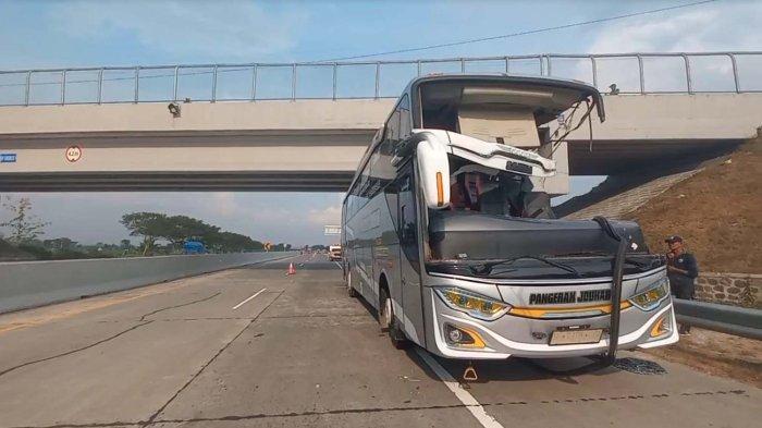 Kecelakaan di Jalan Tol Madiun, Bus Berpenumpang Pekerja dari Gresik Tabrak Bokong Truk Tangki ...