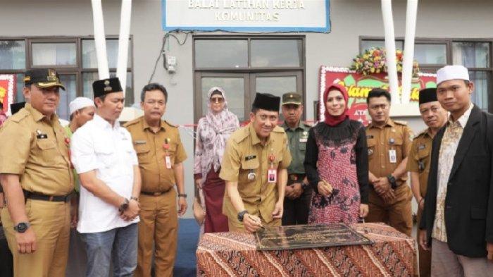 Pj Bupati Tangerang Resmikan BLK Pondok Pesantren Assalam, Para Santri ...