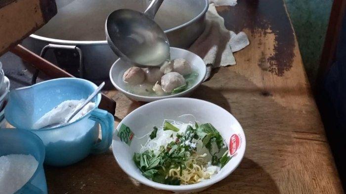 Bakso Luwes Pasar Proyek Kota Bekasi Hangatkan Perut saat Udara Dingin ...