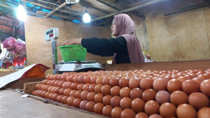 Harga Telur Ayam Negeri di Pasar Anyar Kota Tangerang Rp 31.000/Kg ...