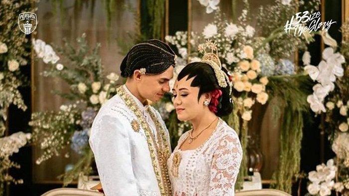 Pemain Persita Tangerang Christian Mangaron Rontini Resmi Persunting Amanda Gonzales ...