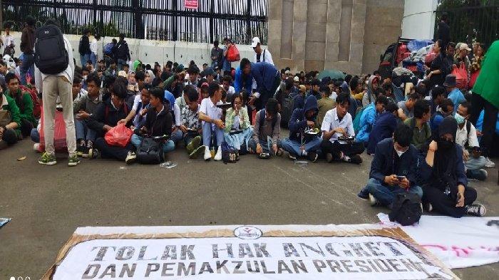 Ribuan Pelajar dan Mahasiswa Kembali Sampaikan Penolakan Hak Angket dan Penolakan Pemakzulan ...