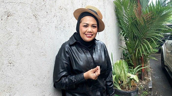 Elly Sugigi Ingin Buktikan Diri Bisa Berpolitik dan Ingin Bantu Wong ...