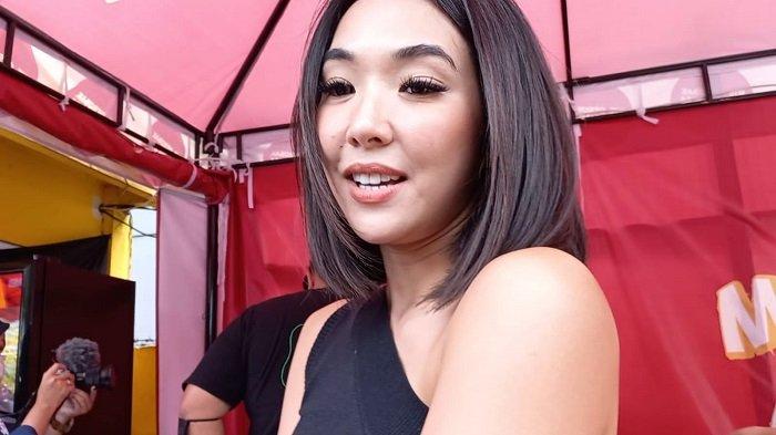 Gisella Anastasia Bertemu Bonge saat Ikut Ramaikan Citayam Fashion Week di Zebra Cross Dukuh ...