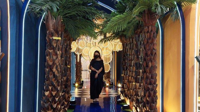 Rasakan Pengalaman Melewati Terowongan Bercahaya di Grand Indonesia ...