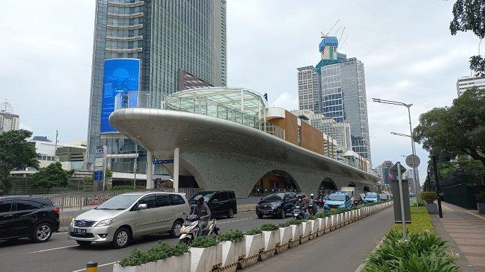 Anjungan di Halte TransJakarta Tosari dan Bundaran HI Ditutup Sementara ...