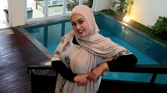 Intan Ratna Juwita Kenakan Hijab setelah Dapat Bisikan Ghaib selama ...