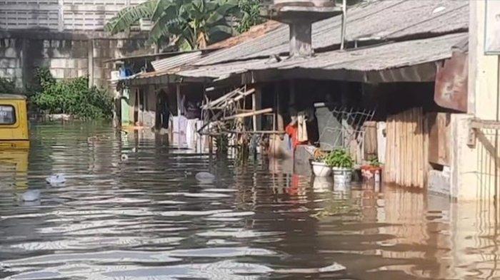 Banjir Melanda Kampung Candulan Tangerang, Puluhan Warga Mengungsi ke Tempat Pemotongan Hewan ...