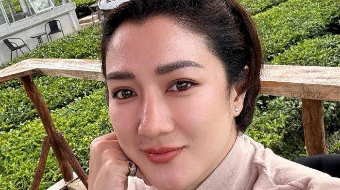 Melly Mono Tak Mau Gede Rasa Soal Jadi Inspirasi Lagu 'Yang Terdalam ...