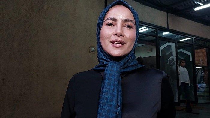 Olla Ramlan Pilih Rayakan Lebaran Bersama Keluarga di Jakarta Bukan di ...