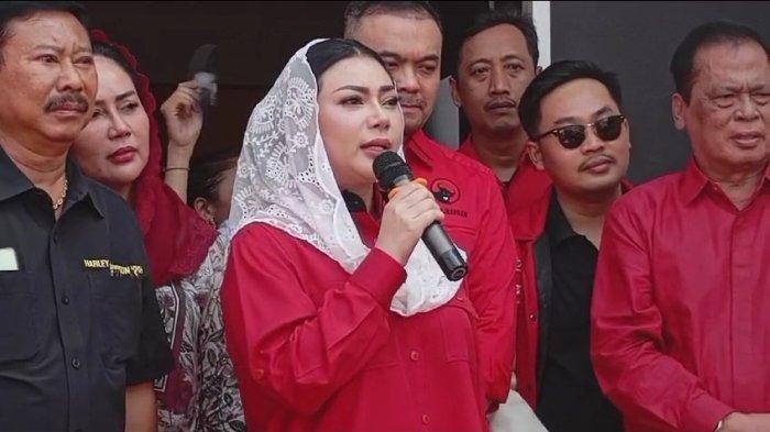 Tidak Ikuti Instruksi Megawati, Bupati Brebes Paramitha Widya Kusuma ... Tidak Ikuti Instruksi Megawati, Bupati Brebes Paramitha Widya Kusuma ...