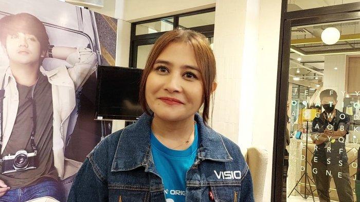 Dijodohkan Dengan Lawan Main Di Film Prilly Latuconsina Anggap Sebagai