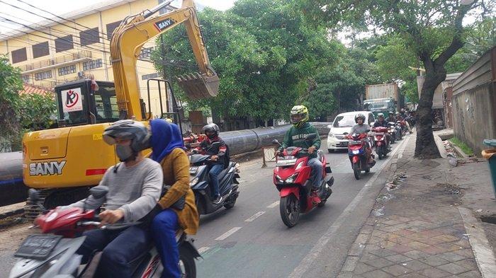 Proyek Galian Pipa Raksasa PDAM TB Kota Tangerang Sebabkan Kemacetan Panjang, Pengendara ...
