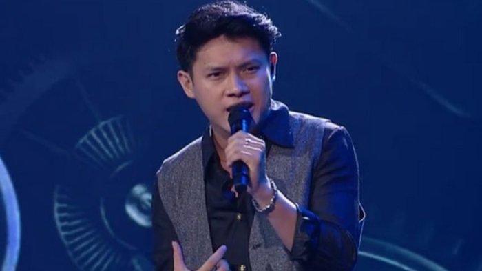 Sosok Rony Parulian Nainggolan, Finalis Indonesia Idol Berdarah Batak ...