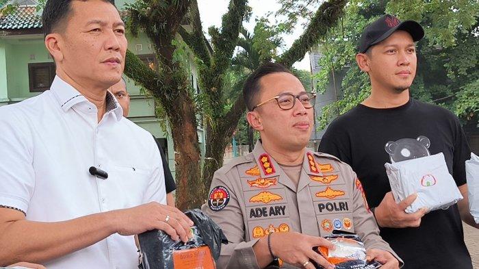 Berita Kombes Donald Parlaungan Simanjuntak dipecat Terbaru Hari Ini - Tribuntangerang.com