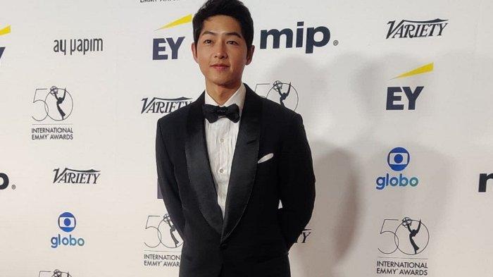 Song Joong Ki Kini Jadi Suami Katy Louise Saunders, Umumkan Pernikahan ke Penggemar ...