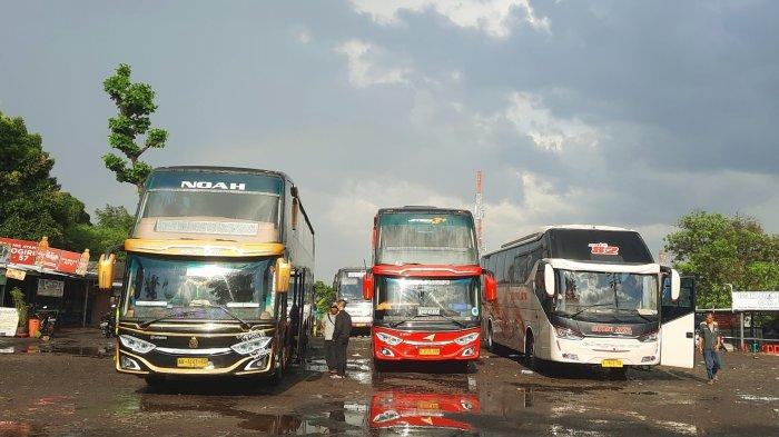 Puncak Arus Mudik Lebaran 2023, Segini Harga Tiket di Terminal Parung ...