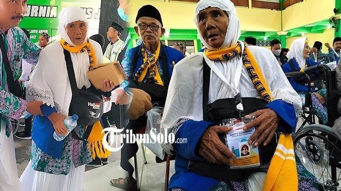 Sosok Suminah Binti Sadami, Jemaah Calon Haji Berusia 103 Tahun ...